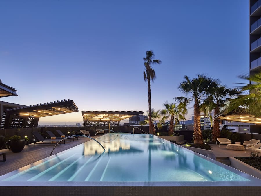 Piscina exterior, da(s) 6:00 à(s) 22:00, espreguiçadeiras