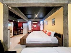 Quarto família | Escrivaninha, Wi-Fi de cortesia, roupa de cama