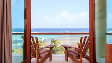 Quarto premium, 1 quarto, banheira, de frente para o oceano | Vista do quarto