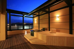Quarto, banheira de hidromassagem grande (Japanese Western, Type G) | Varanda