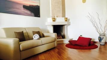 Suíte júnior (Alba) | Roupas de cama premium, frigobar, cofres nos quartos, escrivaninha