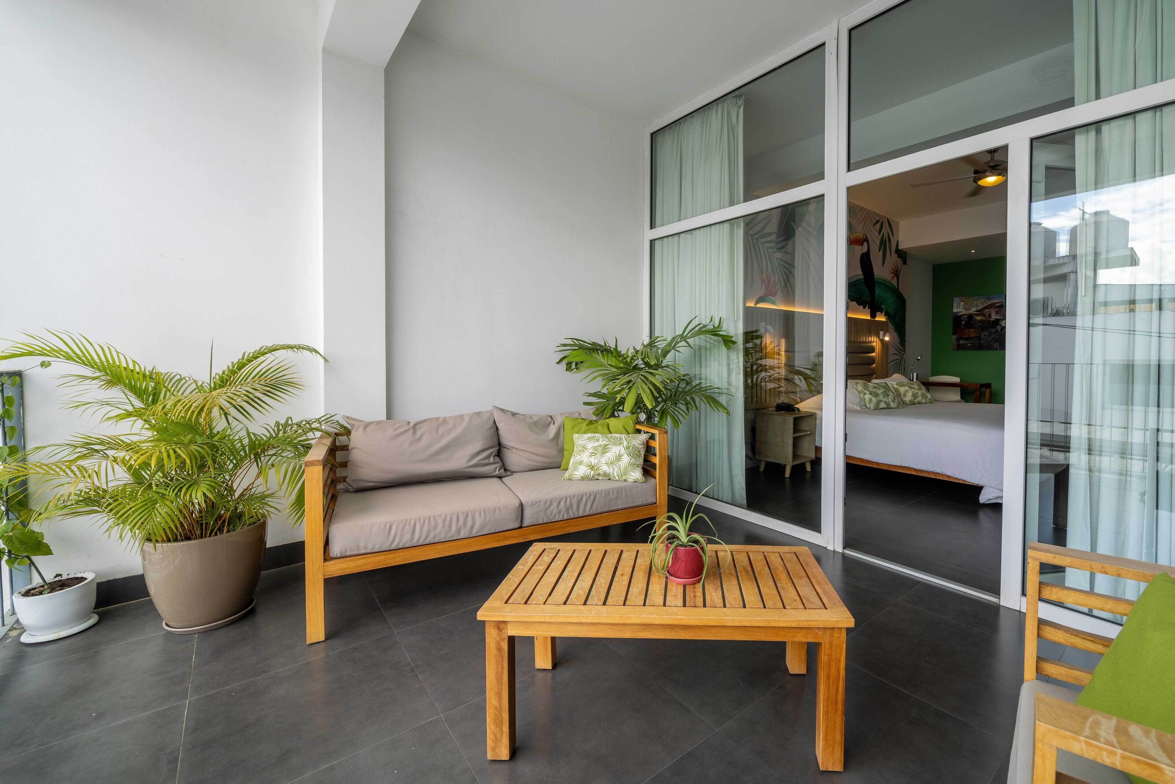 Suíte sênior | Roupas de cama premium, cofres nos quartos