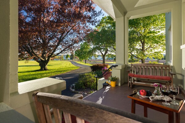 Yale Manor B&b And Yurt Glamping - Seneca Lake, NY