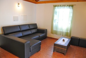 Casa, 2 quartos | Sala de estar | TV LCD