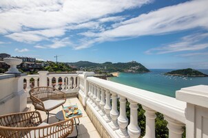 Quarto casal design, banheiro privativo, vista para o mar | Individualmente decorados, individualmente mobiliados, Wi-Fi de cortesia