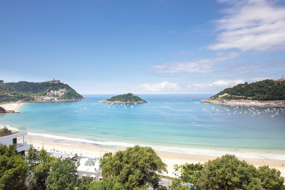 Far Out Inn - Donostia-San Sebastian