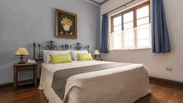 Quarto Duplo Superior | Cofre no quarto, secretária, cortinas/cortinados opacos, Wi-fi grátis