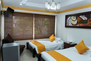 Quarto Standard, 2 camas individuais | Minibar, Wi-fi grátis, roupa de cama fornecida 
