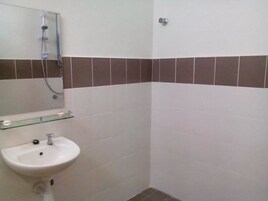 Casa, 4 quartos | Banheiro | Chuveiro, produtos de toalete grátis, toalhas de banho