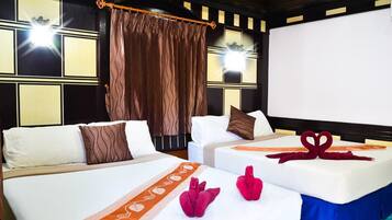 Triple Room with Garden View Aircon ( 50M. Road Side ) | Camas desdobráveis, Wi-fi grátis