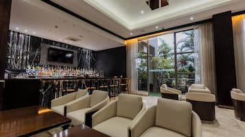 2 bares/lounges, este bar no lobby do hotel