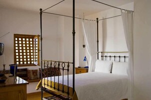 Dúplex, 3 quartos, vista para o mar (Winter House) | Cofre no quarto, com decoração personalizada 