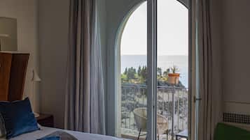 Camera Deluxe con Balcone o Finestre Vista Mare, al Primo o Terzo Piano | Lençóis italianos Frette, roupa de alta qualidade, minibar