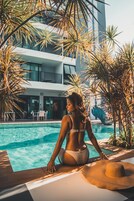 Duplex Pool Access | Camas desdobráveis, Wi-fi grátis, roupa de cama fornecida 