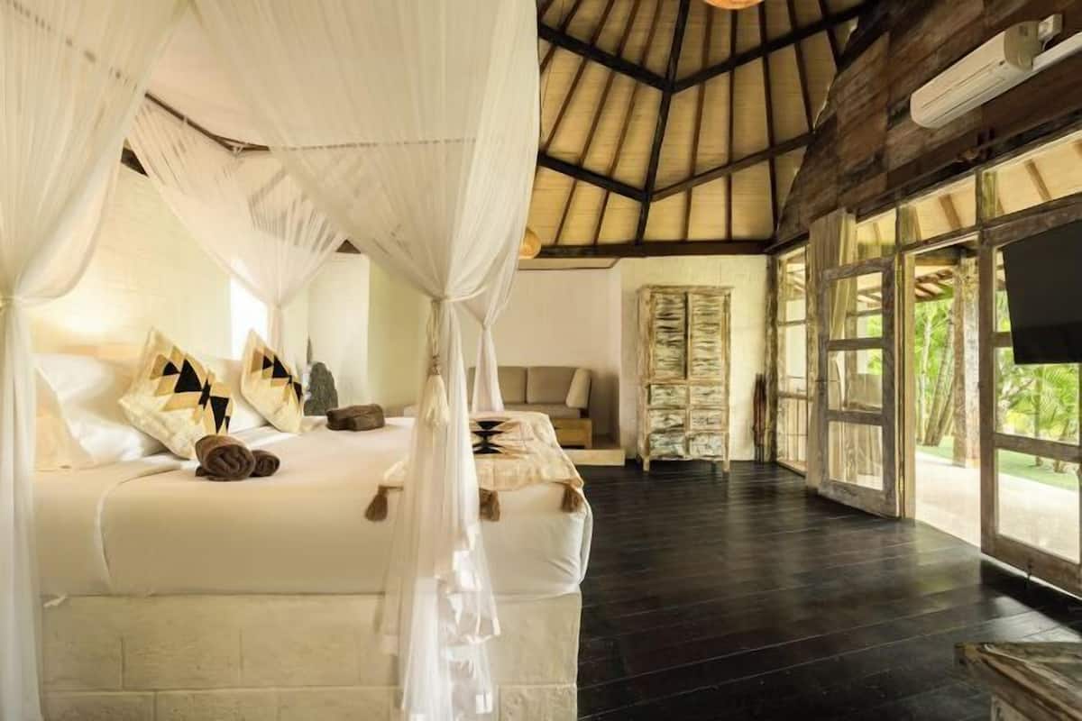 Frigobar, cofres nos quartos, individualmente decorados