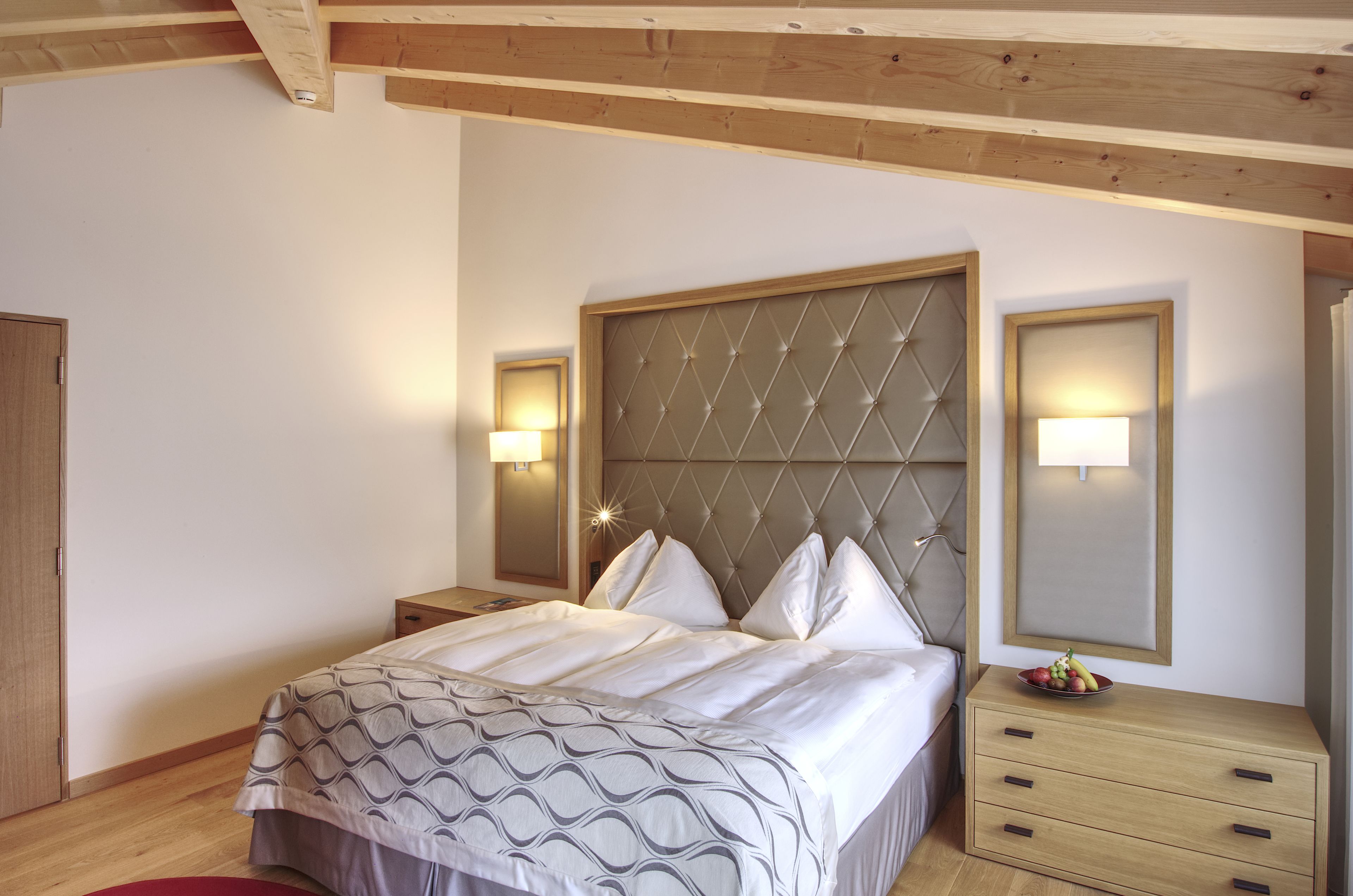 Cobertura exclusiva | Roupas de cama premium, cofres nos quartos, escrivaninha