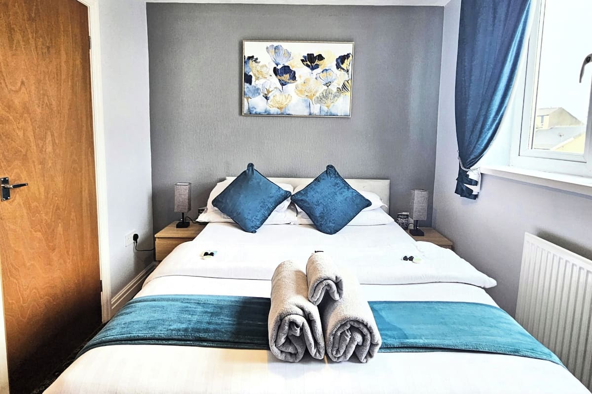 Quarto casal | Cortinas blackout, Wi-Fi de cortesia