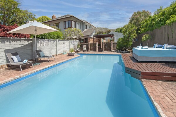 6 Stemmet Lodge - Hermanus