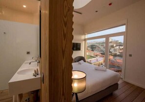 Roupa de alta qualidade, cofre no quarto, quartos insonorizados