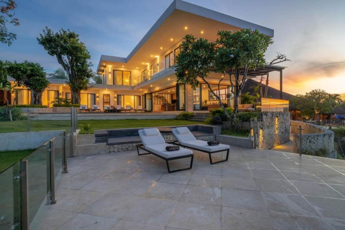 Namaskar Villa - Five-bedroom Villa With Private Pool And Sea View | Frigobar, cofres nos quartos, individualmente decorados