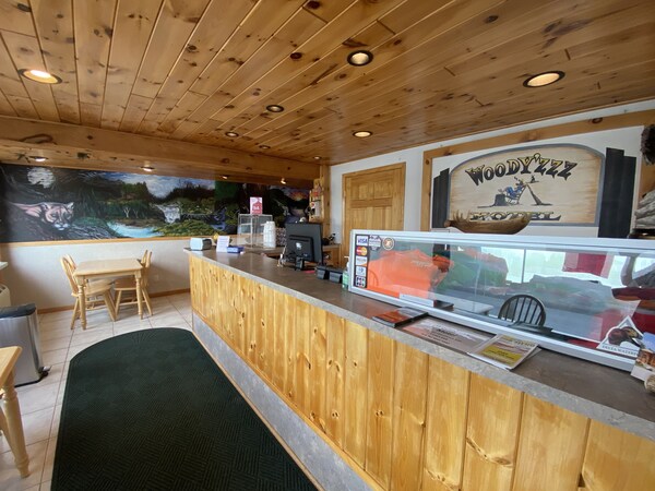 Woodyzzz Motel - Michigan