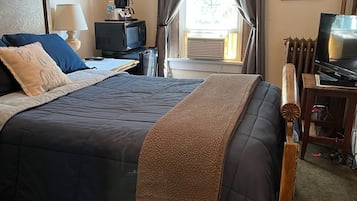 Quarto Clássico, 1 cama de casal | Secretária, ferro/tábua de engomar, Wi-fi grátis
