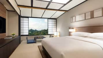 Quarto, 1 cama King (Japanese Western Style) | Edredons de pluma, cofres nos quartos, cortinas blackout