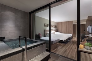 Edredons de pluma, cofres nos quartos, cortinas blackout