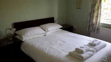 Quarto Duplo, banheira (English) | Ferro/tábua de engomar, Wi-fi grátis, roupa de cama fornecida 