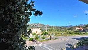 Apartamento, 2 quartos | Vista do quarto
