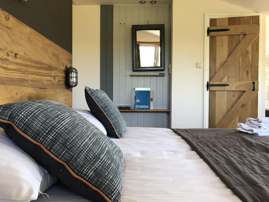 Quarto Comfort | 1 quarto, roupa de alta qualidade, com decoração personalizada