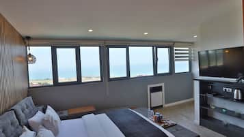 Quarto Lua de Mel | Roupa de alta qualidade, minibar, cofre no quarto, secretária