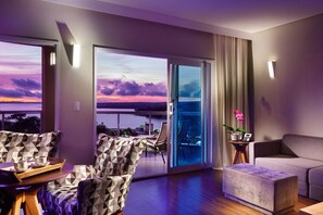 Suíte família | Roupas de cama antialérgicas, frigobar, cofres nos quartos, escrivaninha