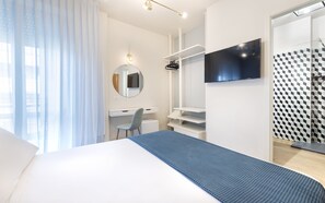 Quarto Duplo Superior | Roupa de alta qualidade, cofre no quarto, com decoração personalizada 