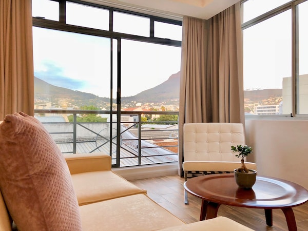 Urban Oasis At The Square - Cape Town