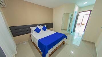 Quarto casal standard | Frigobar, Wi-Fi de cortesia, roupa de cama