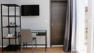 Quarto Duplo, varanda | Sala de estar | TV de ecrã plano