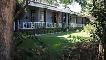 Fachada da propriedade