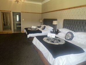 Quarto Duplo | Ferro/tábua de engomar, Wi-fi grátis, roupa de cama fornecida