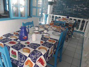 Café da manhã continental grátis todos os dias