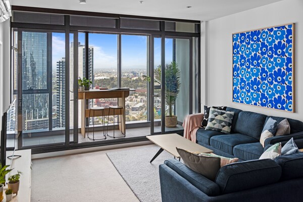 Nook Melbourne Bank Tower Apartments - Flinders Street Railway Station - Melbourne