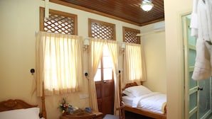 Quarto Twin Deluxe | Cofre no quarto, secretária, Wi-fi grátis 