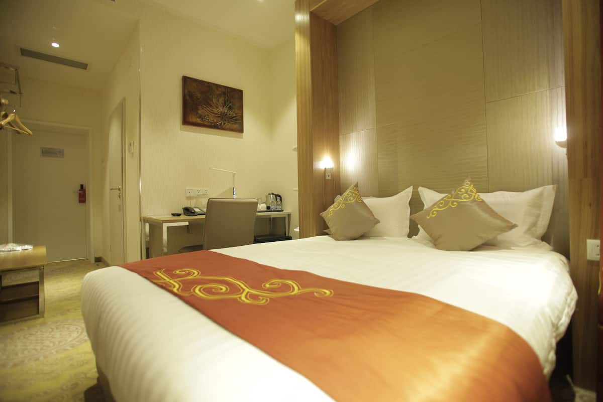 Quarto casal standard | Frigobar, cofres nos quartos, cortinas blackout, quartos à prova de som