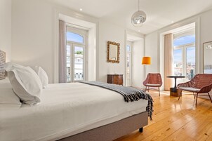 Suite Júnior | Roupa hipoalergénica, minibar, cofre no quarto, secretária 