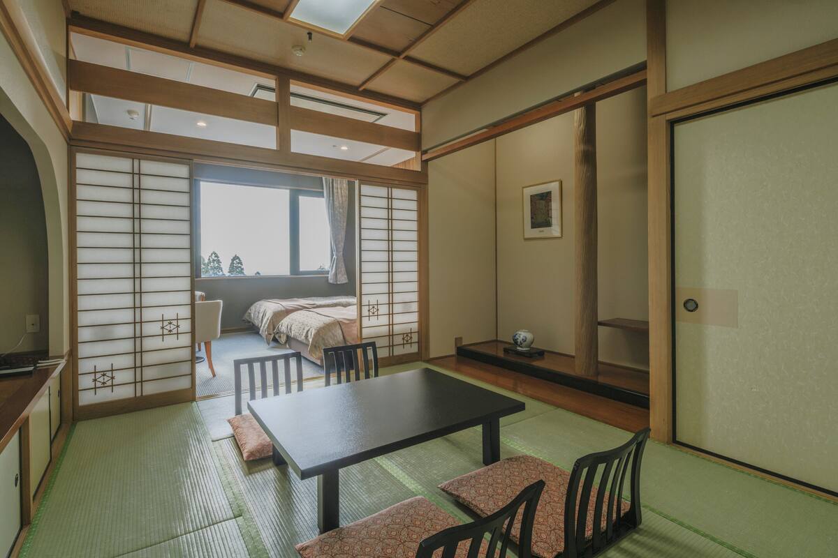 Quarto, não fumadores (Japanese Western Style, Takachihokan) | Cofre no quarto, Wi-fi grátis, roupa de cama fornecida 