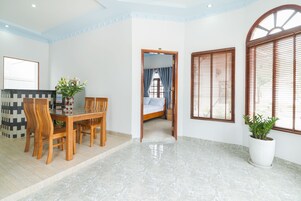 Bungalow Familiar, 2 quartos, vista para o jardim | Minibar, secretária, cortinas/cortinados opacos, quartos insonorizados 