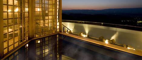 Banheira de hidromassagem exterior