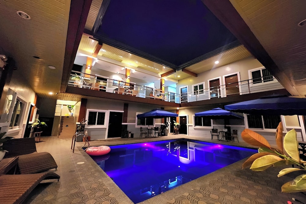 Jo Carter's Hotel And Suites Angeles City - Angeles