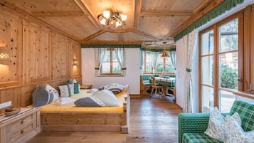 Quarto família | 2 quartos, quartos à prova de som, Wi-Fi de cortesia, roupa de cama