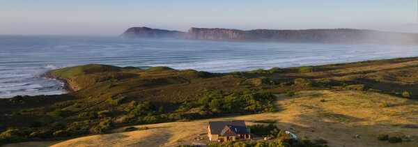 Cloudy Bay Villa - Bruny Island